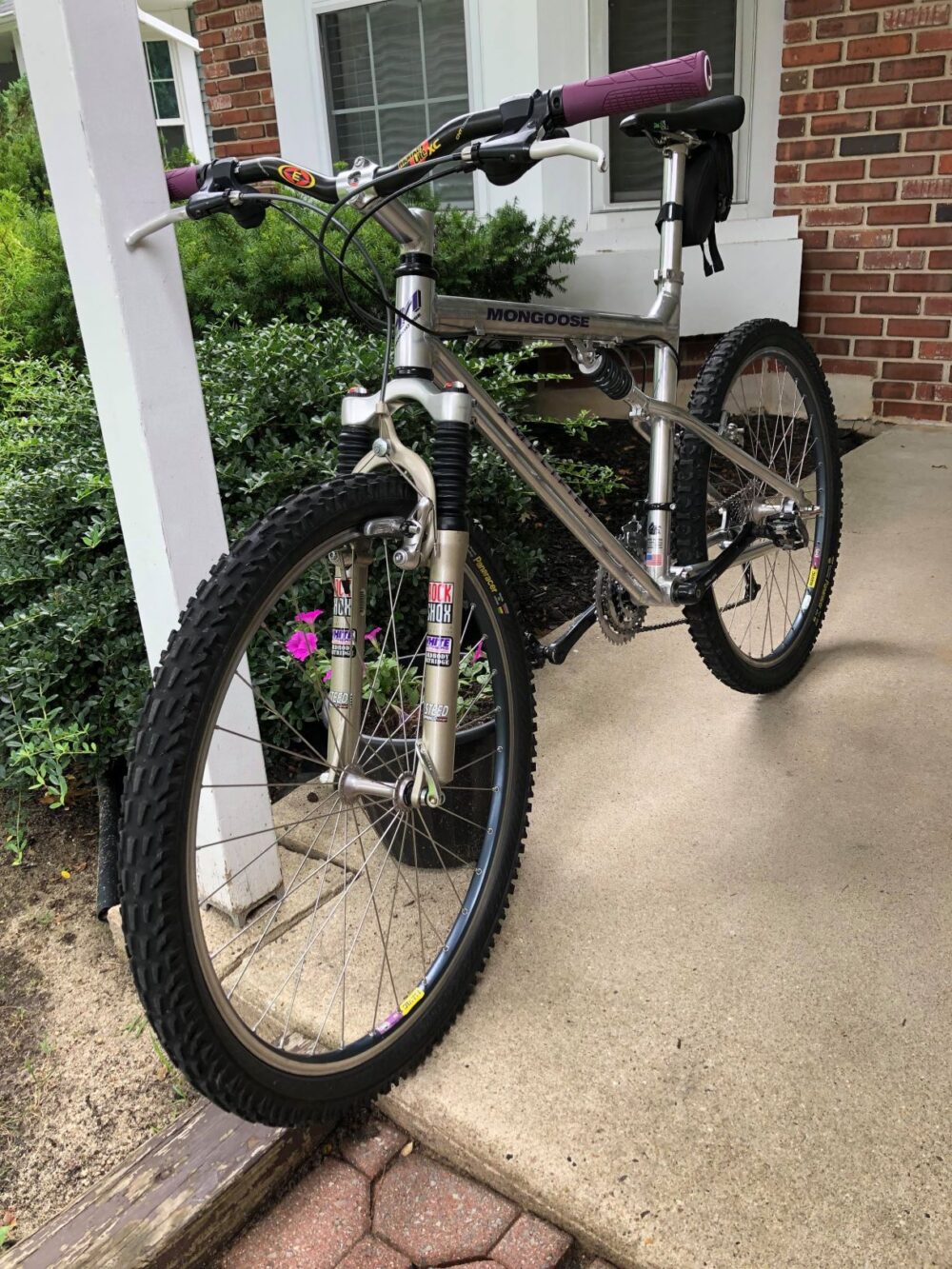 Anatomy of Mountain Bike Front Suspension Forks: Components, Structure ...